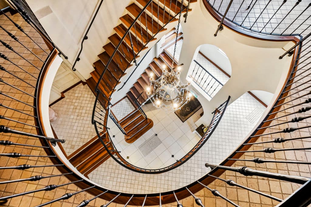 Villa Howden: European-style investment opportunity in Tasmania’s ...